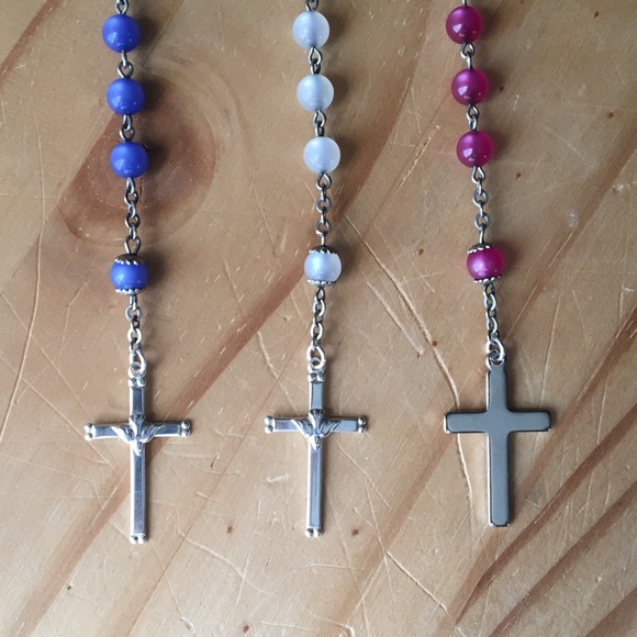Handmade by Alyssa | Accessories | Vintage One Decade Rosary Keychain ...